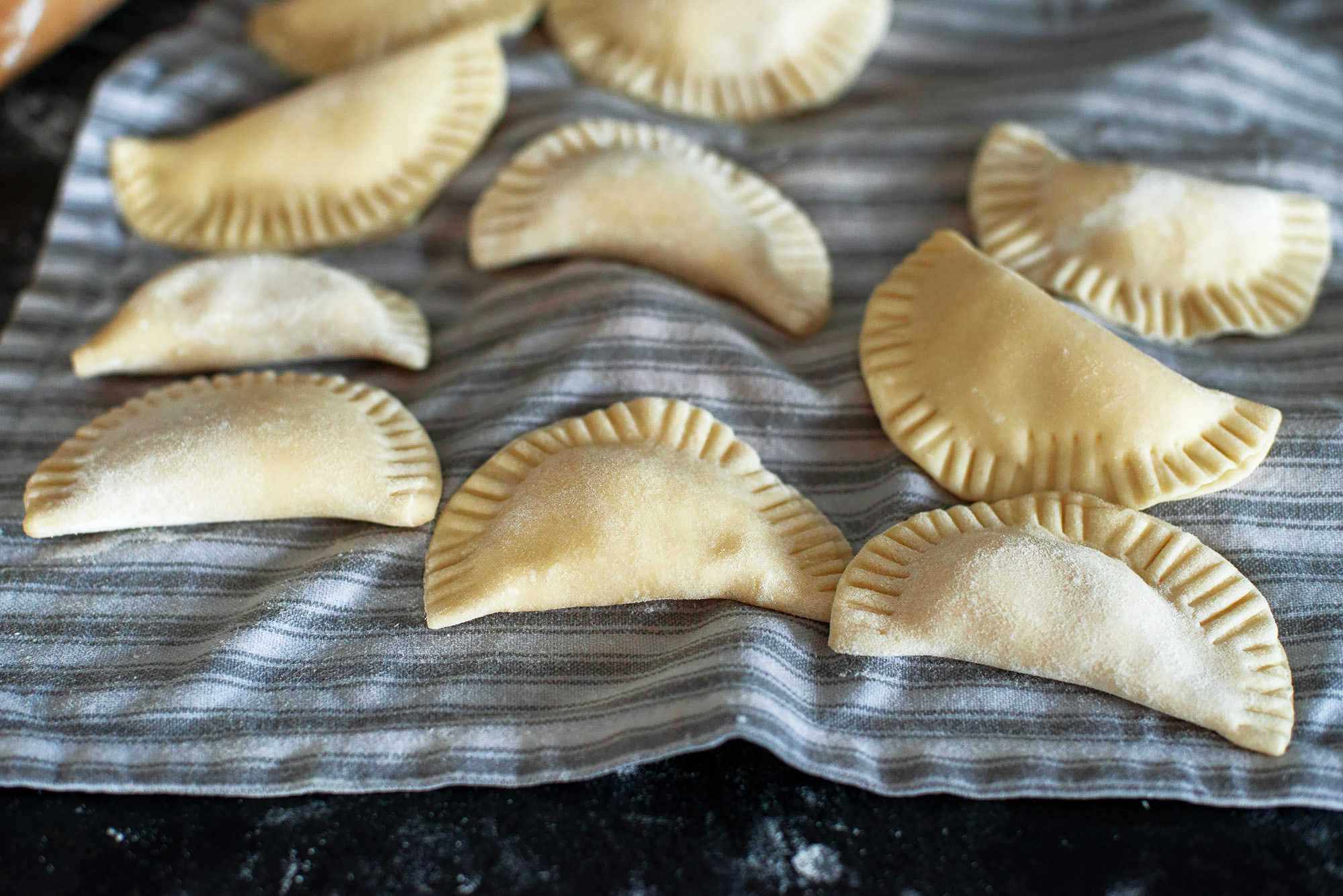 Pierogi Ruskie: Polish dumplings with potatoes and cheese - Mondomulia